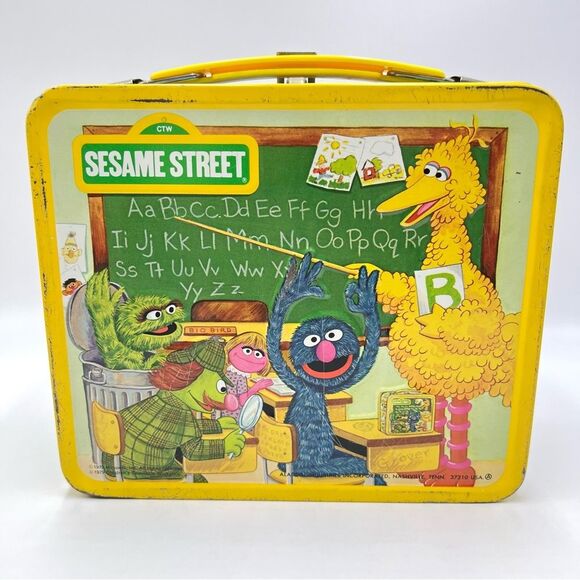 Sesame Street | Other | Vintage 979 Sesame Street Yellow Metal Lunch ...